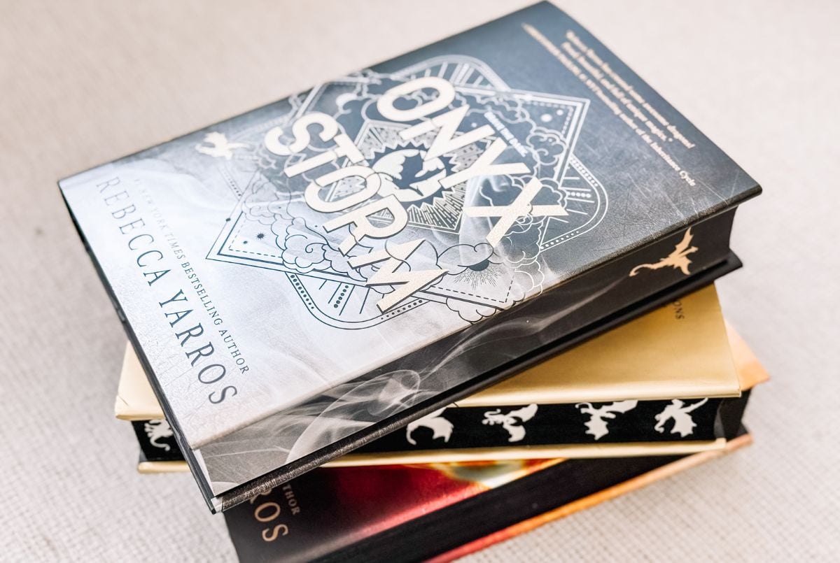 Guide to Onyx Storm Characters: Your key to Book 3